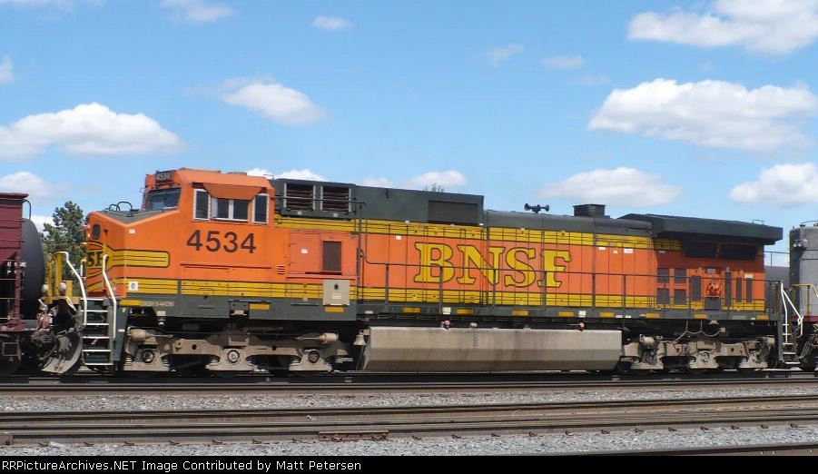 BNSF 4534